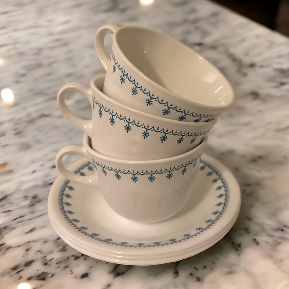 Corelle | Dining | Vintage Corelle Tea Cups Saucers Set Of 3 Blue ...
